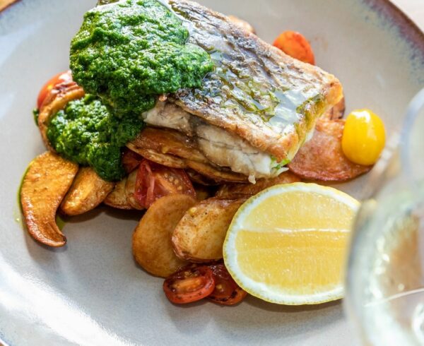Pub & Bistro, Alfresco Dining - The Carindale Hotel, Brisbane