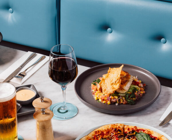 Pub & Bistro, Alfresco Dining - The Carindale Hotel, Brisbane